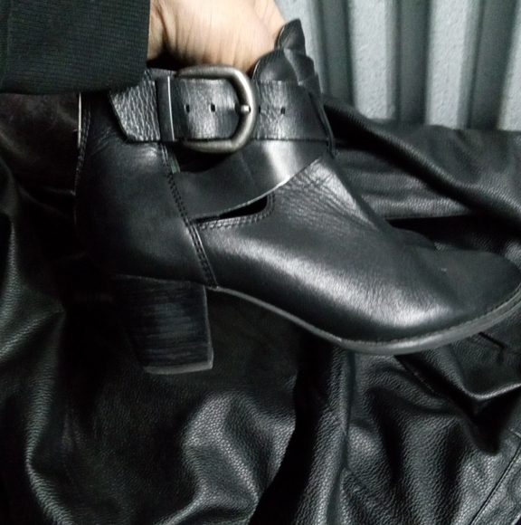 Vionic | Shoes | Mens Black Leather Ankle Boots | Poshmark